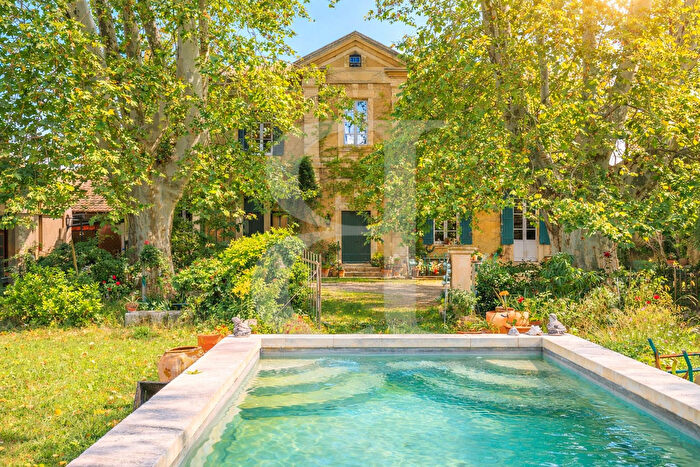 Maison à vendre - Le Thor - 8 pièces - 6 chambres