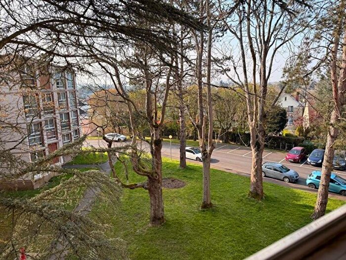 Appartement à louer - Ouest, Écouen - 5 pièces - 3 chambres