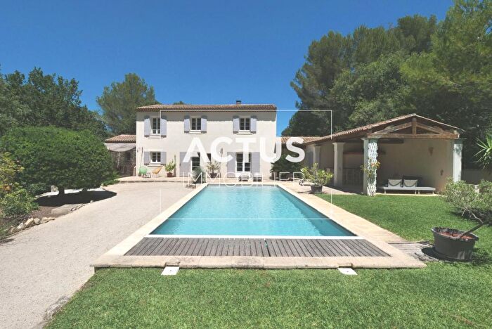 Maison à vendre - Salon-de-Provence, Hautes Viougues, Saint-Come, Pavillon - 9 pièces - 5 chambres