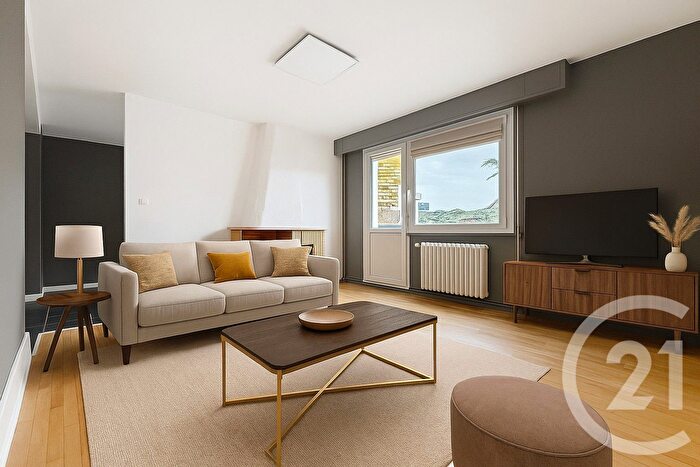 Appartement à louer - Montbéliard, Centre-ville, Prairie, Batteries du Parc, Charmontet - 3 pièces - 2 chambres