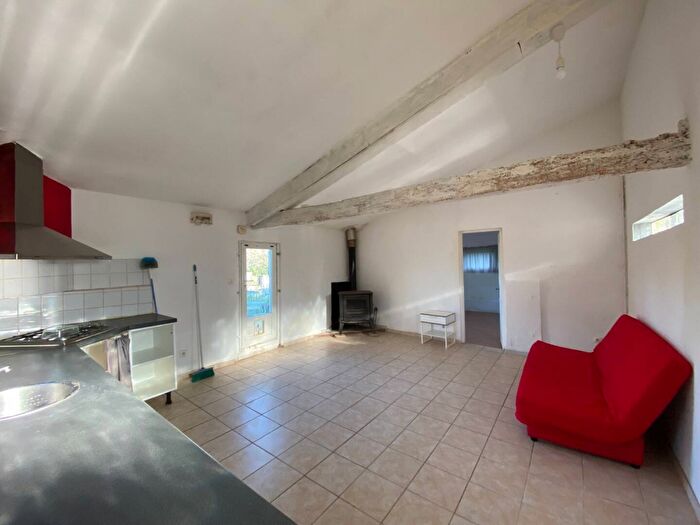 Maison à louer - Meyrargues - 2 pièces - 1 chambre