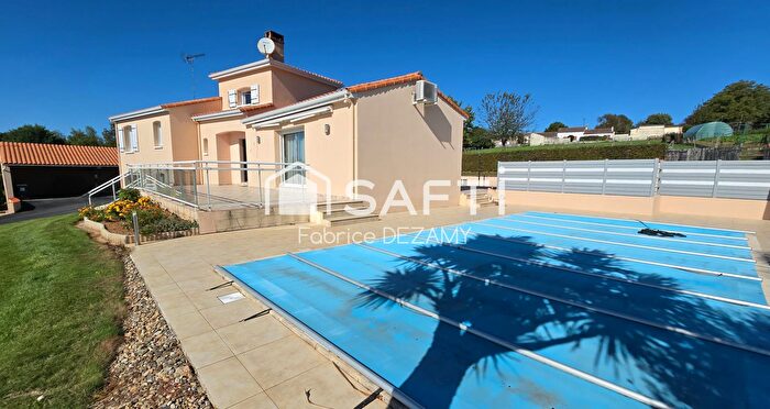 Maison à vendre - Mervent - 6 pièces - 4 chambres