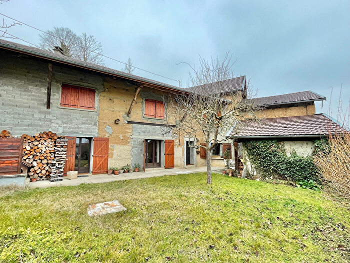 Maison à vendre - Meyrieu-les-Étangs - 10 pièces - 4 chambres