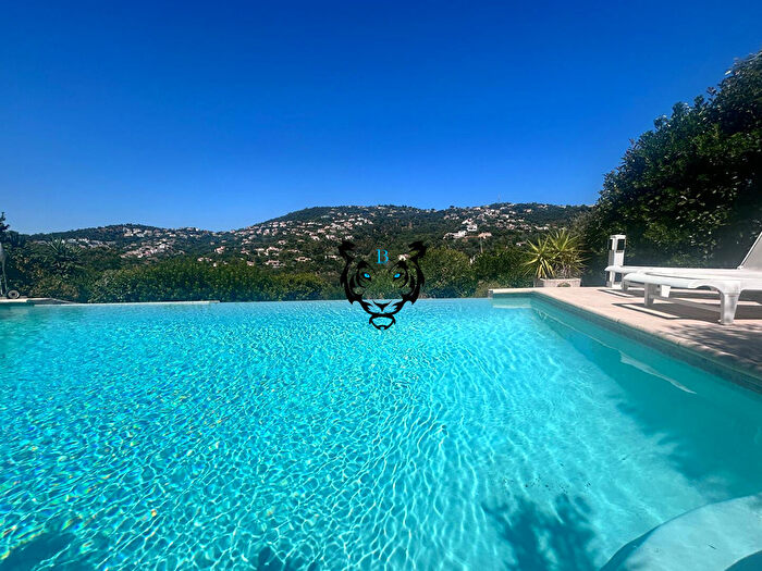 Maison à vendre - Roquebrune-sur-Argens, Val dEsquières, Port - 7 pièces - 6 chambres