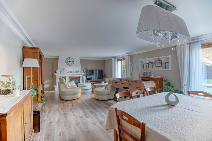 Maison à vendre - Guyancourt, Zones dactivités, Hameau de Bouviers, Hameau de la Minière - 6 pièces - 4 chambres