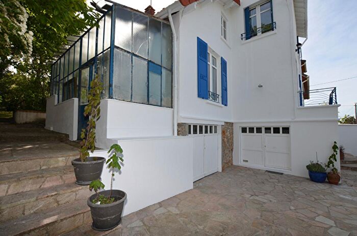 Maison 6 pièces à Sainte-Geneviève-des-Bois, Hôtel de Ville, à vendre