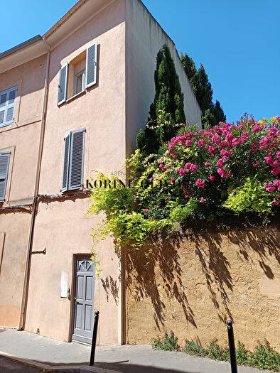 Appartement à vendre - Aix-en-Provence, Centre-ville - 4 pièces - 3 chambres