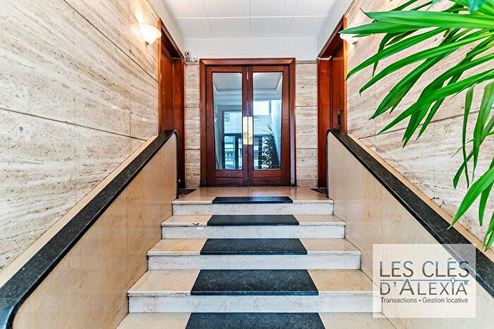 Maisons à vendre et appartements à louer - 1