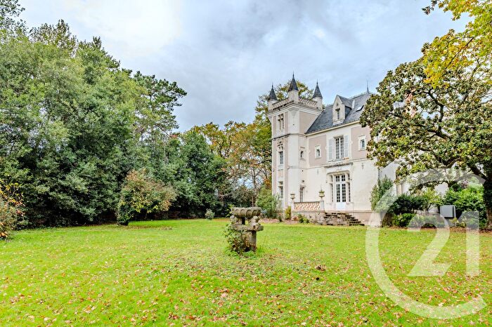 Maison à vendre - Sainte-Luce-sur-Loire - 10 pièces - 6 chambres