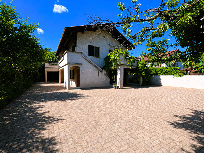 Maison 8 pièces à vendre à Saint-Martin-d'Hères, Centre-ville