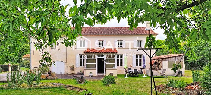 Maison 6 pièces à Avy, à vendre