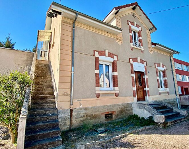 Maison 7 pièces à vendre à Montceau-les-Mines