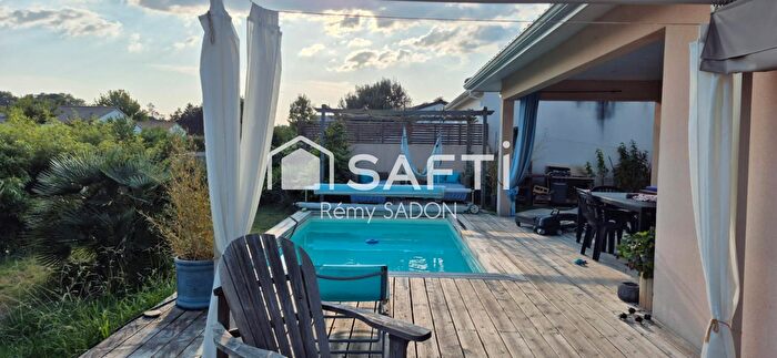 Maison à vendre - Castelnau-de-Médoc - 4 pièces - 3 chambres