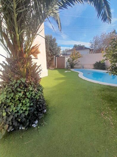 Maison à louer - Sainte Marguerite, Marseille ème - 5 pièces - 4 chambres