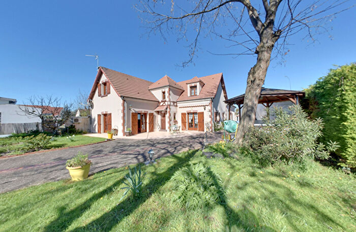 Gurgy : Maison 9 pièces à vendre