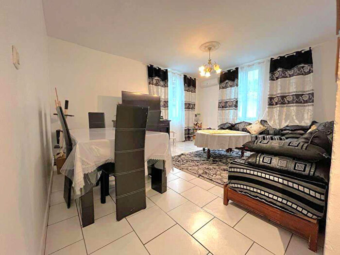 Appartement à vendre - Grasse - 4 pièces - 3 chambres