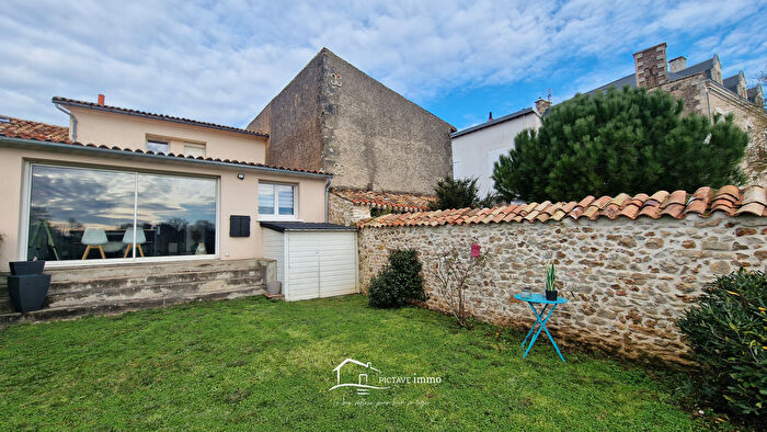 Maison à vendre - Lusignan - 4 pièces - 2 chambres