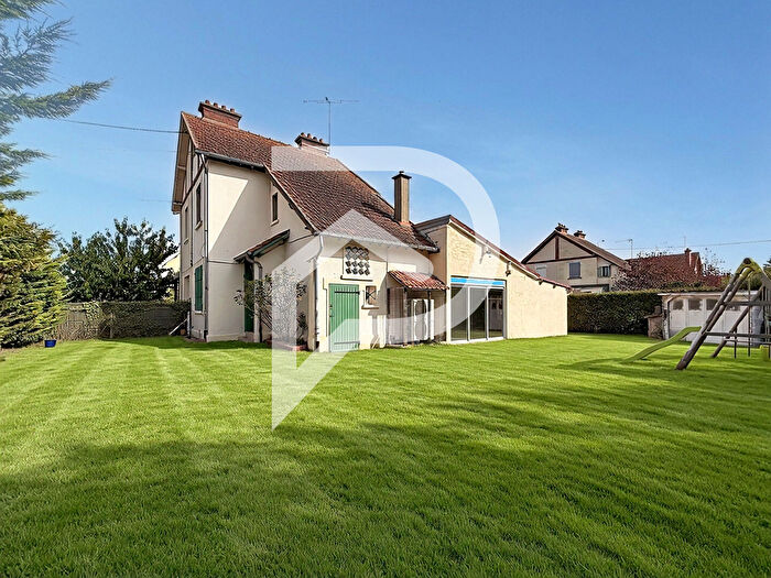 Dreux, Rochelles : Maison 6 pièces à vendre