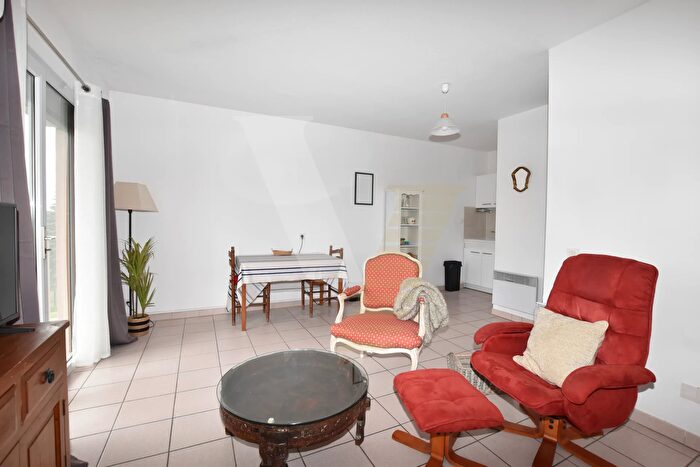 Appartement à louer - Béziers, Champ de Mars - 1 pièce