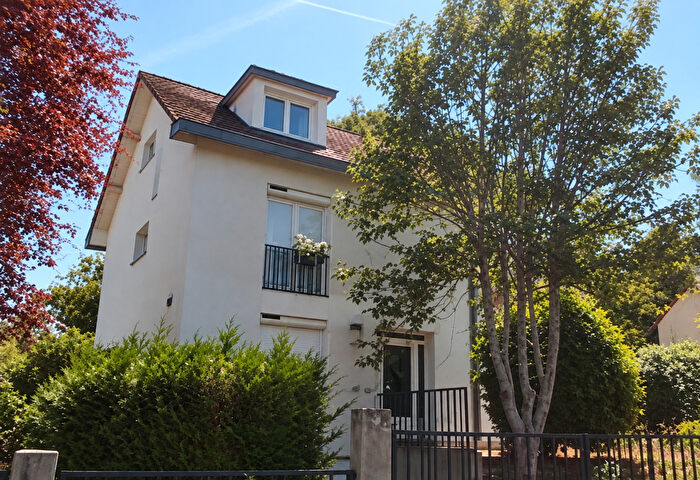 Mantes-la-Ville, Merisiers, Plaisances, Belles Lances : Maison 6 pièces à vendre