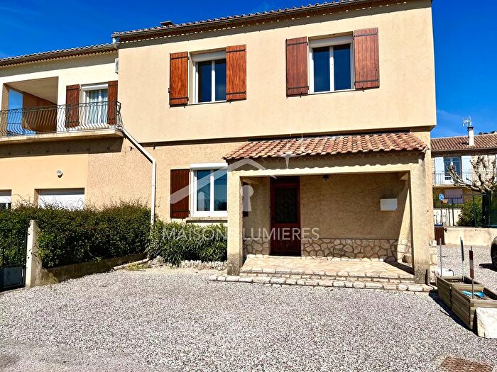 Appartement à louer - Saint-Saturnin-lès-Apt - 4 pièces - 3 chambres