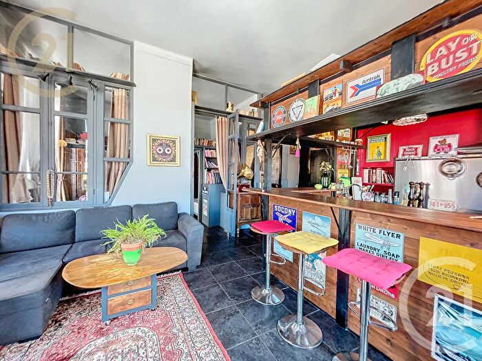 Maisons à vendre et appartements à louer - 1