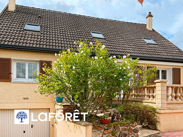 Maison à vendre - Sainte-Geneviève-des-Bois, Liers, Croix Blanche - 8 pièces - 5 chambres