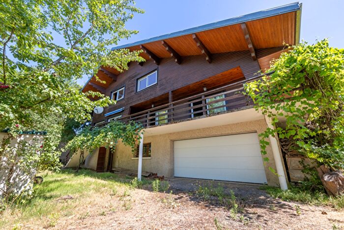Montlhéry : Maison 9 pièces à vendre
