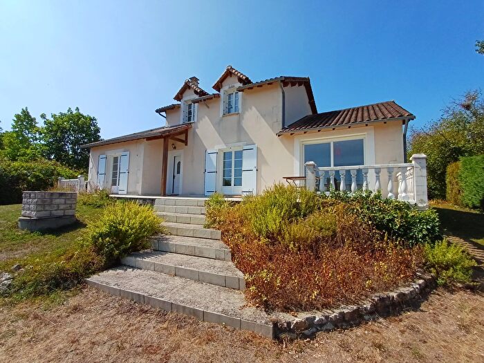 Maison 6 pièces à La Puye, à louer