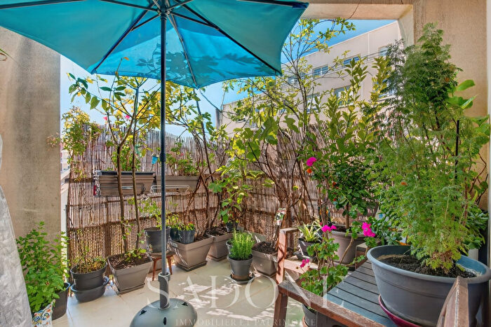 Courbevoie, Bécon : Appartement 3 pièces à vendre