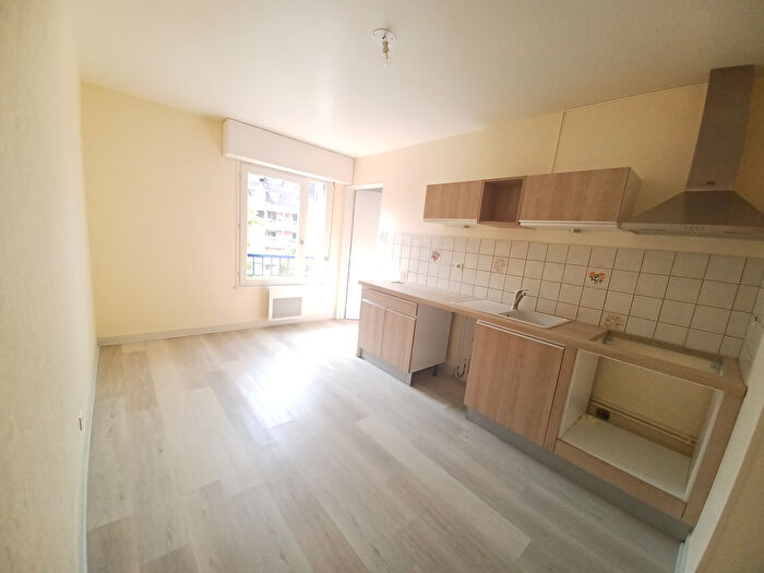 Appartement à vendre - Mauriac - 4 pièces - 3 chambres