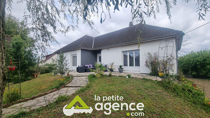 Maison à vendre - Vierzon, Bourgneuf - 7 pièces - 5 chambres