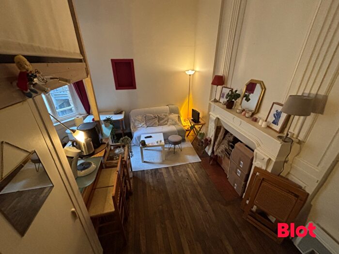 Appartement à louer - Quartiers Centre, Centre-ville - 1 pièce