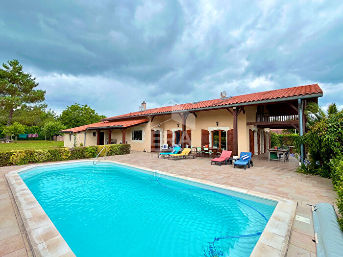Betbezer-d'Armagnac : Maison 10 pièces à vendre