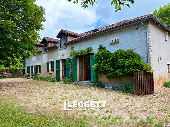 Maison 11 pièces à Bourdeilles, à vendre