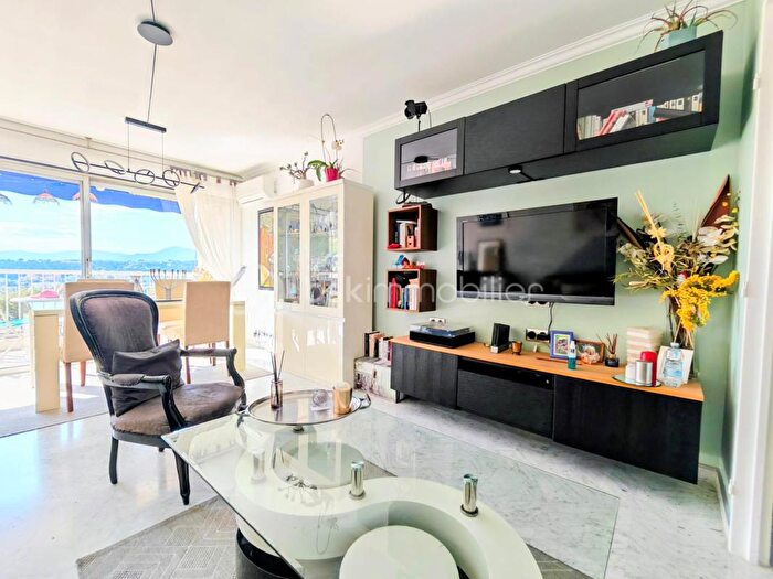 Appartement à vendre - Nice, Corniche Fleurie - 3 pièces - 2 chambres