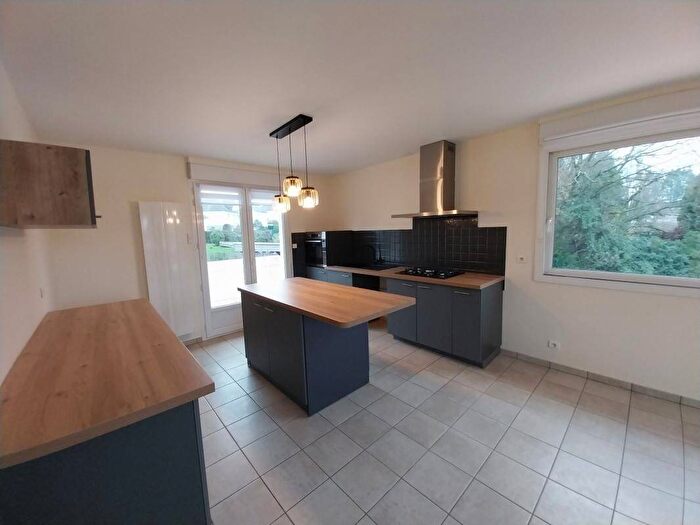 Appartement à louer - Sud, Saint-Yrieix-la-Perche - 3 pièces - 2 chambres