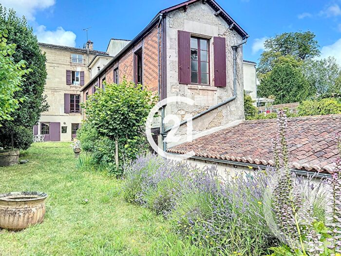 Maison à vendre - Cognac, Centre-ville, Gare - 6 pièces - 4 chambres