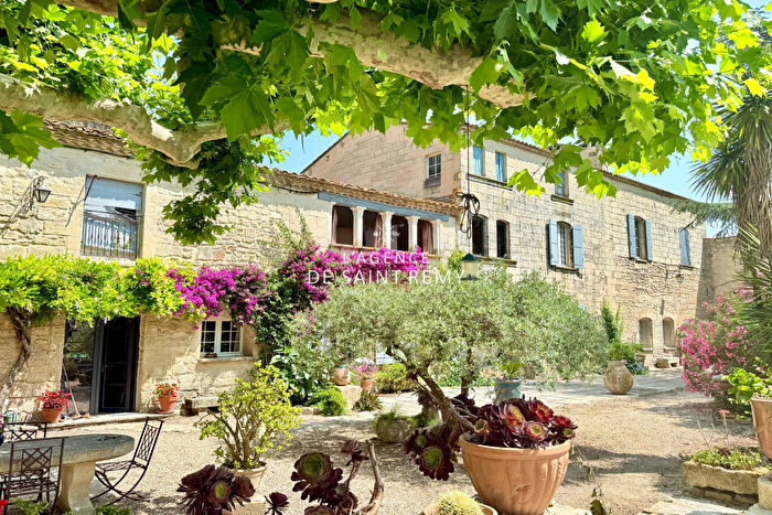 Maison à vendre - Beaucaire, Saint-Joseph, Route de Fourques - 19 pièces - 9 chambres