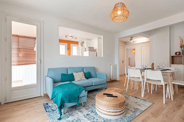 Appartement à louer - Cannes, Bocca Sud - 4 pièces - 3 chambres