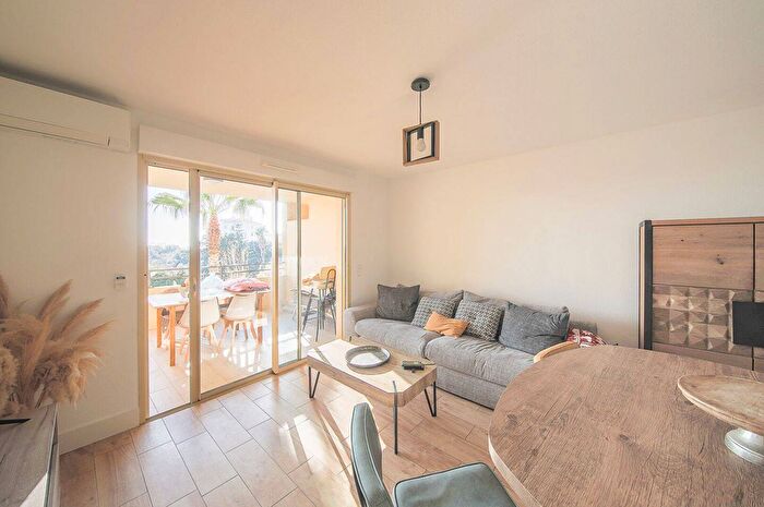 Appartement à louer - Lupino, Bastia - 2 pièces - 1 chambre
