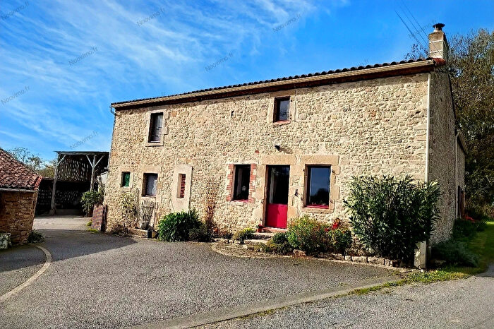 Maison à vendre - Saint-Étienne-du-Bois - 5 pièces - 4 chambres