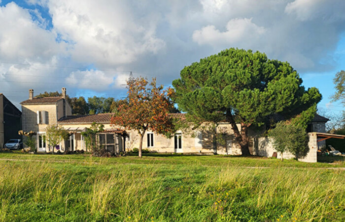 Maison à vendre - Tauriac - 11 pièces - 7 chambres