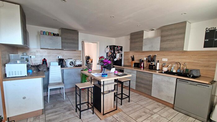 Maison à vendre - Montceau-les-Mines, Centre-ville - 3 pièces - 2 chambres