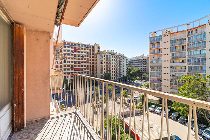 Appartement à louer - Marseille e , Le Camas - 4 pièces - 3 chambres