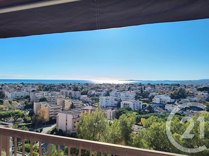 Appartement à vendre - Cagnes-sur-Mer, Le Val Fleuri - 3 pièces - 2 chambres