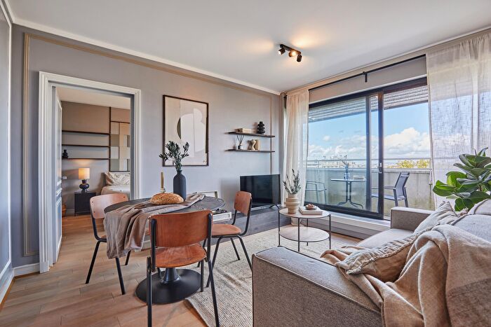 Appartement à louer - Paris e , Chaillot - 3 pièces - 2 chambres