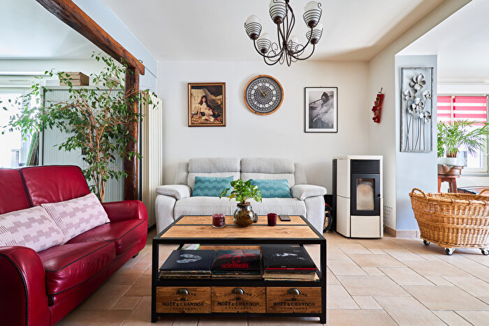 Maison à vendre - Mareuil-le-Port - 5 pièces - 3 chambres