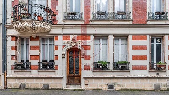 Maison à vendre - Fontainebleau, Centre-ville - 7 pièces - 4 chambres