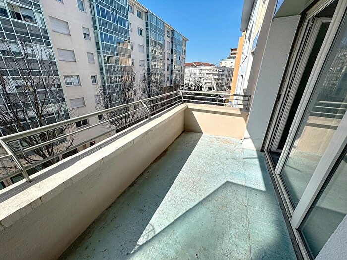 Appartement à vendre - Annemasse, Centre-ville - 2 pièces - 1 chambre
